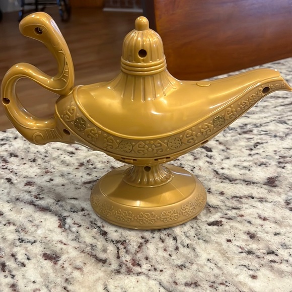 Disney | Toys | Disneys Aladdin Magic Lamp Talking Sound And Lights ...